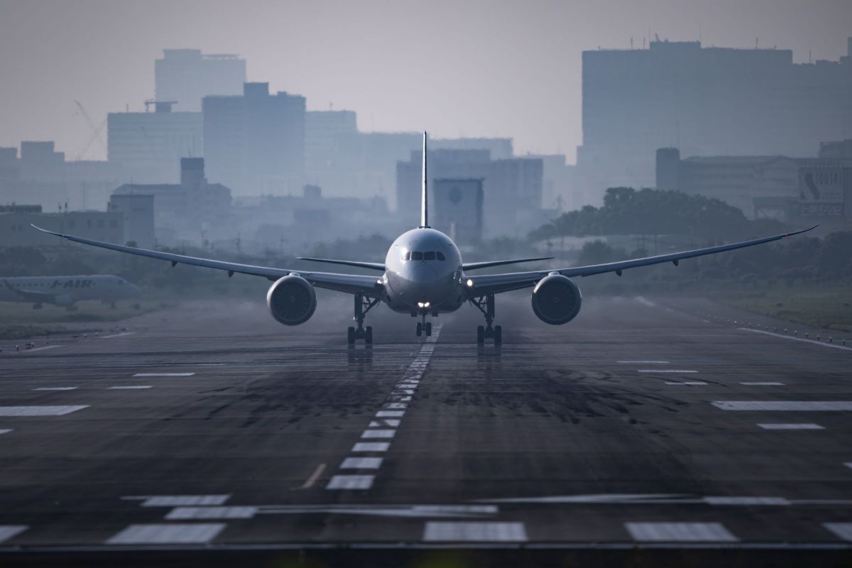 [ニコン Z8＆超望遠レンズ]No.5 「伊丹空港撮影ポイント 猪名川堤防」 | GANREF