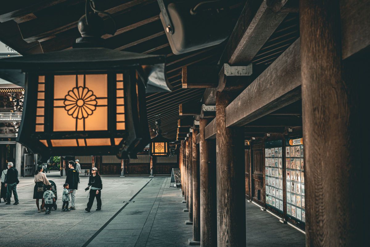 under the lantern | GANREF