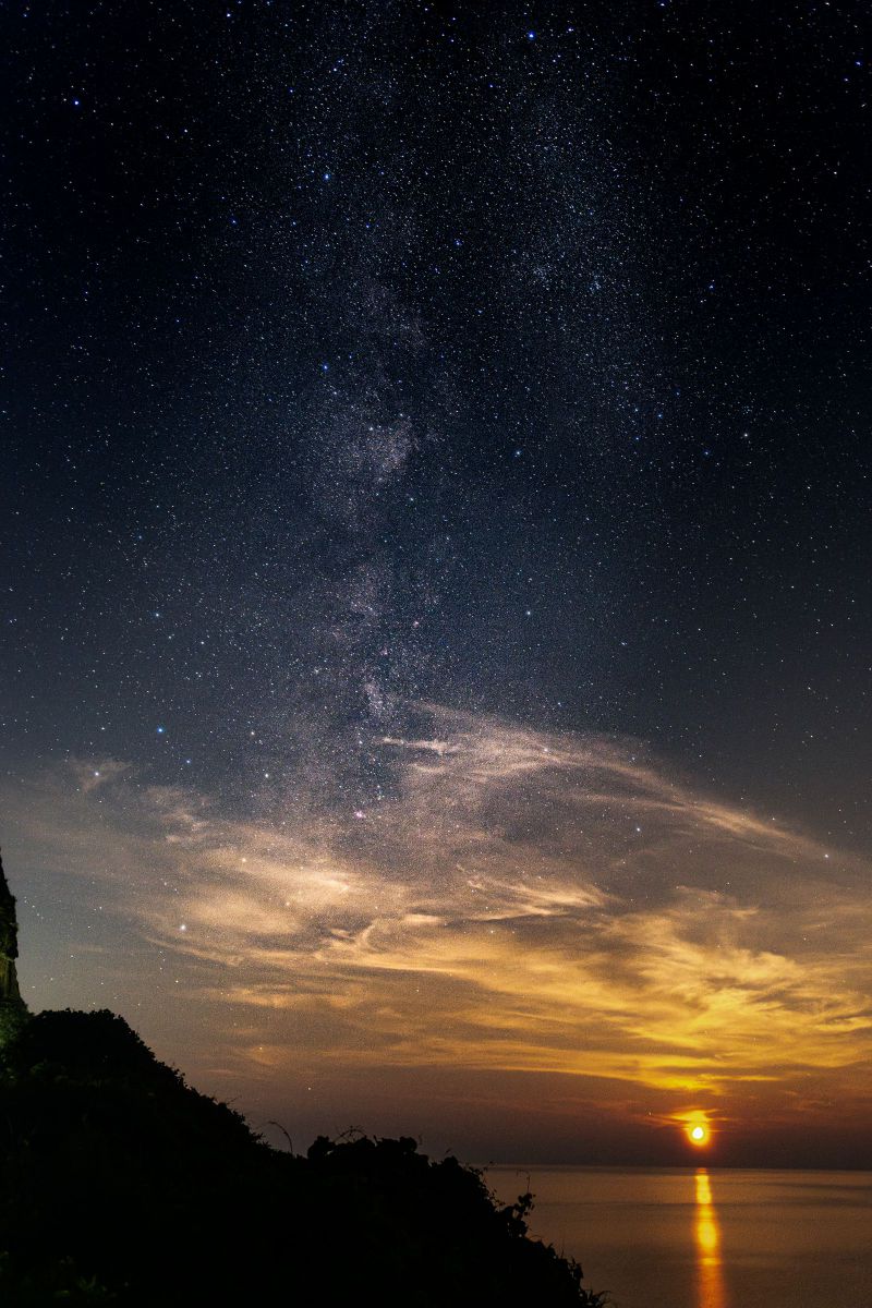 午前零時に沈む月 | GANREF