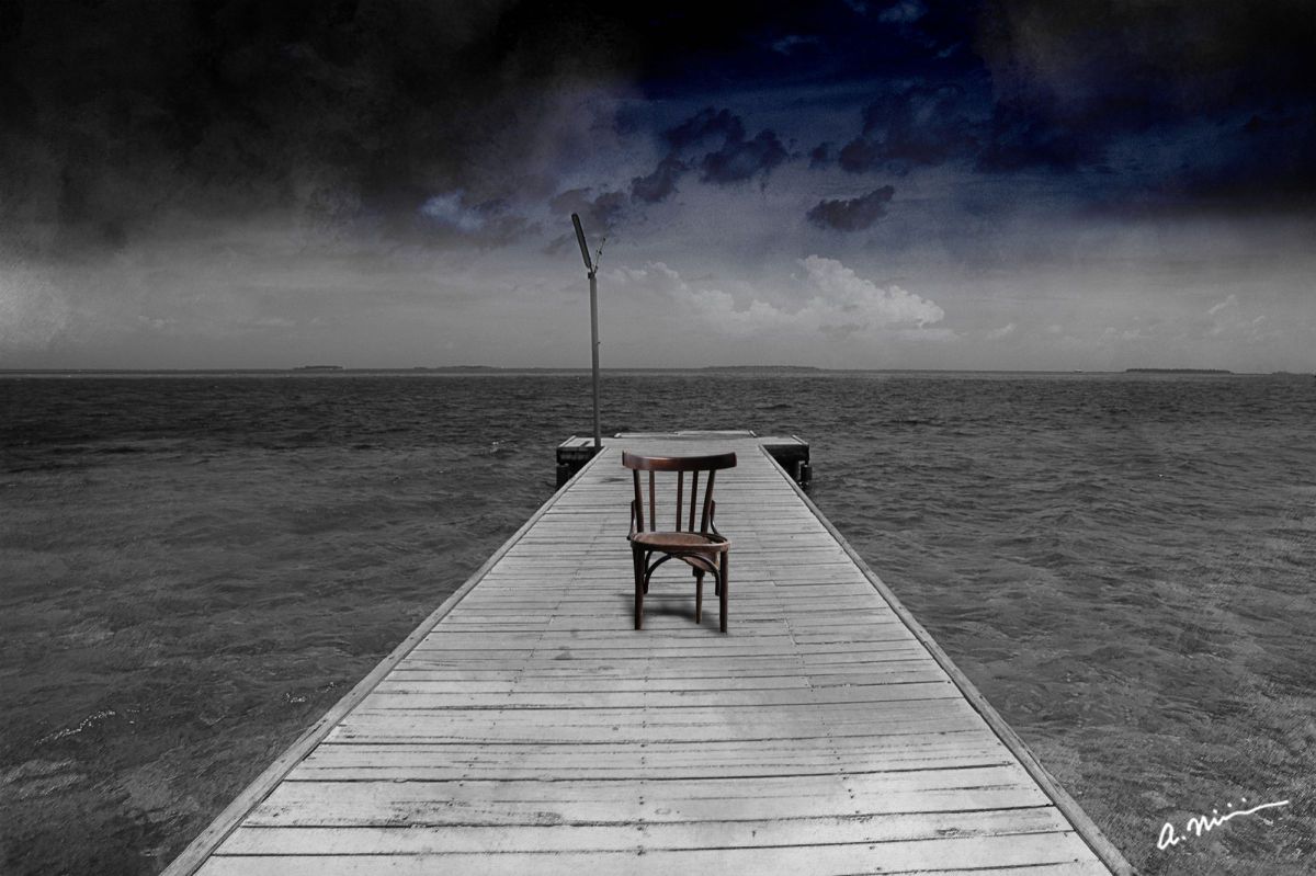 Broken Chair | GANREF