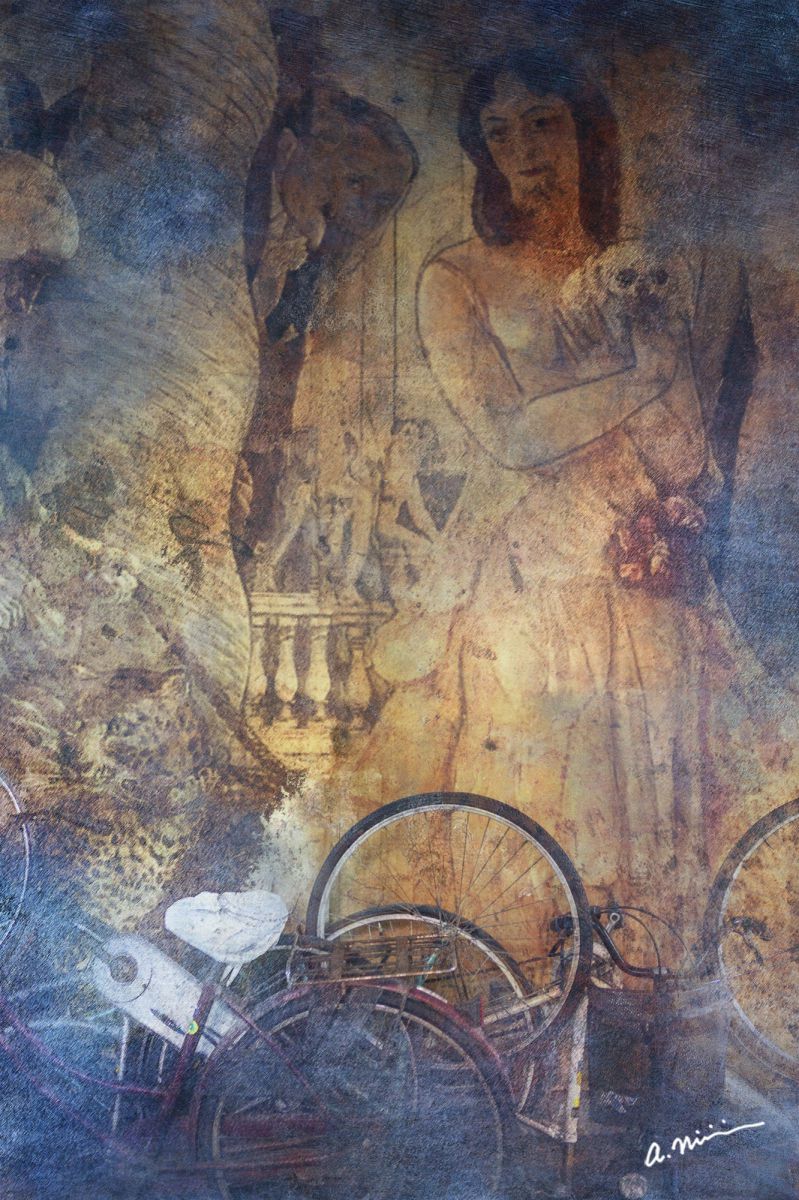 In the wall | GANREF