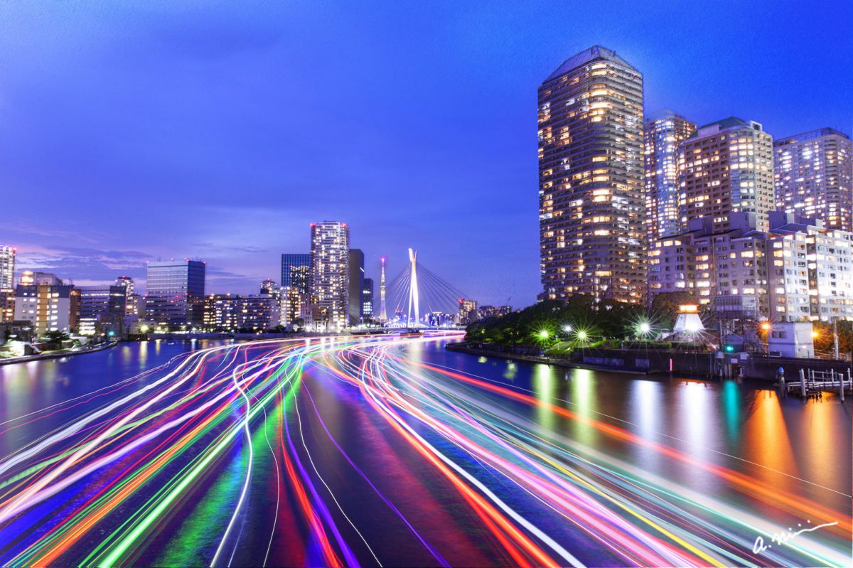 Rainbow Light Tracks on SUMIDA river | GANREF
