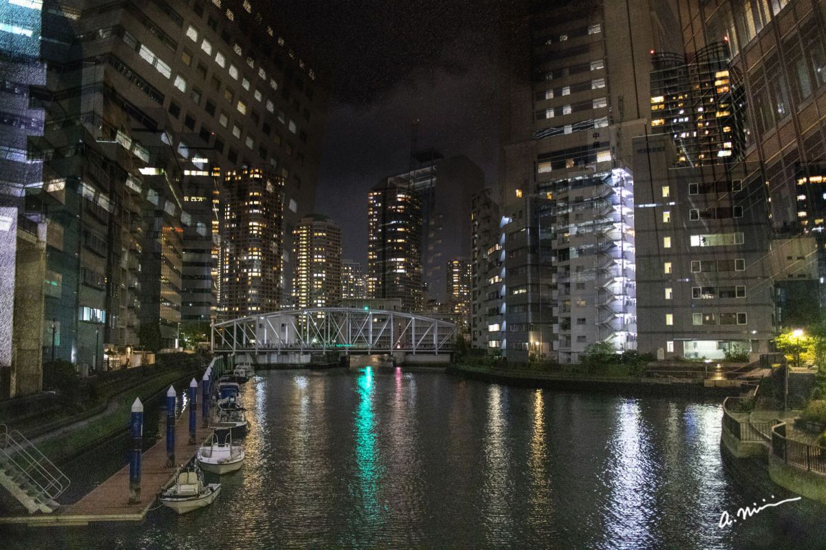 Distorted city | GANREF