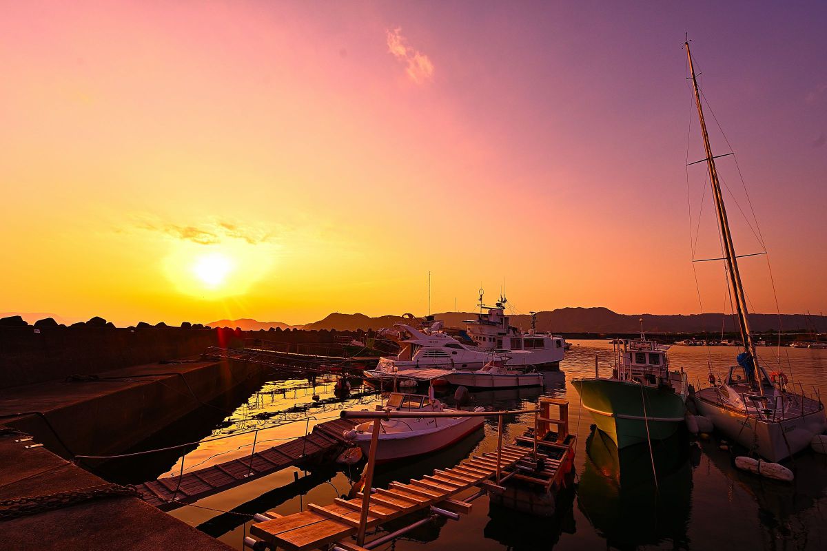 初夏の夕港 | GANREF