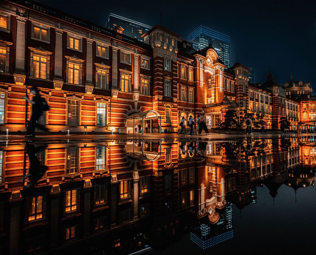 『雨夜に映る東京駅のドラマ』 | GANREF