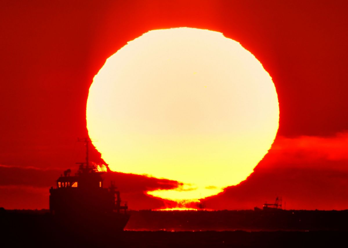 dramatic sun | GANREF