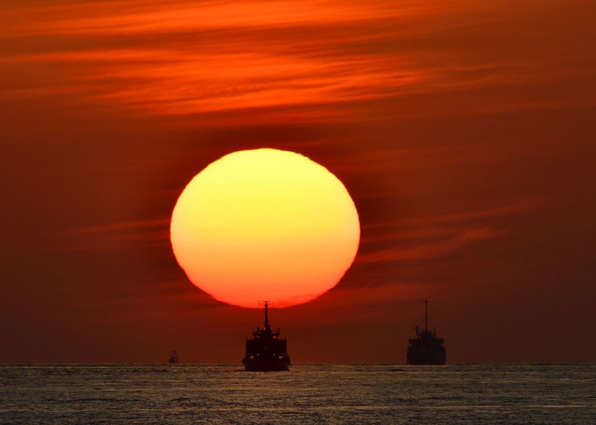 setting sun | GANREF