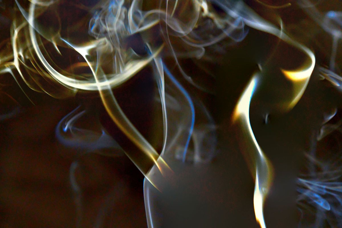 輝 変幻自在な煙の舞姿 | GANREF