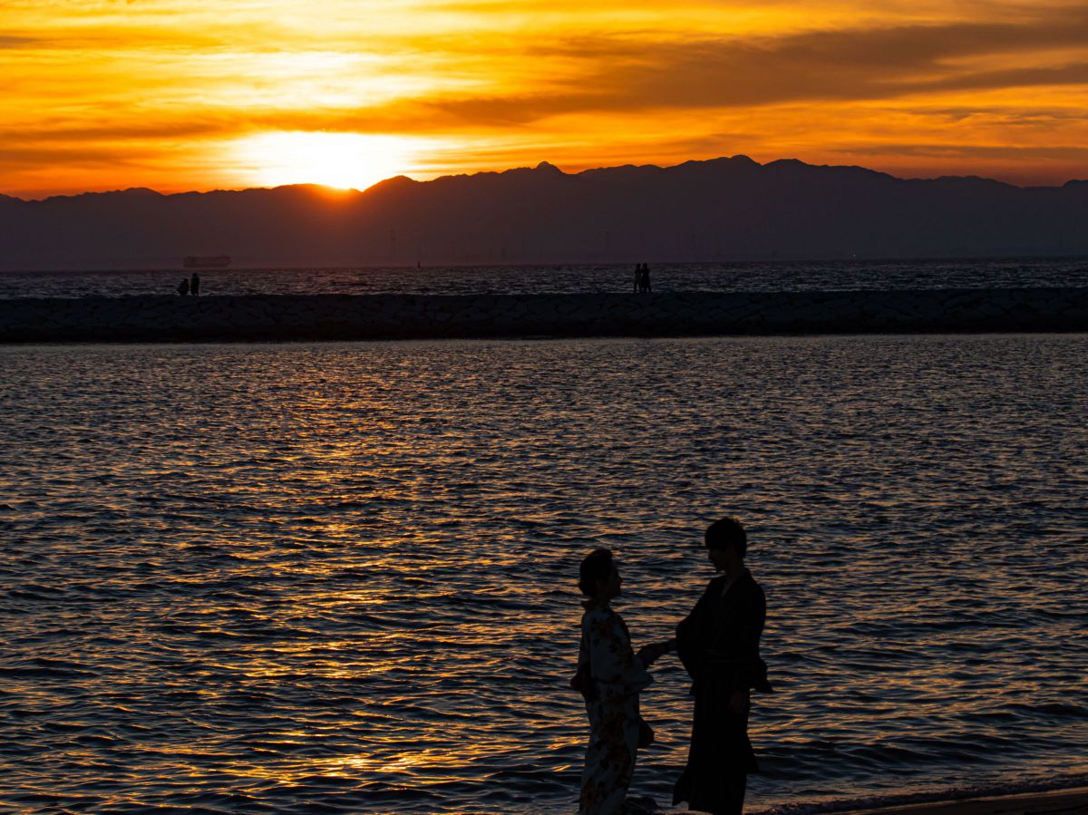 Sunset Lovers。 | GANREF