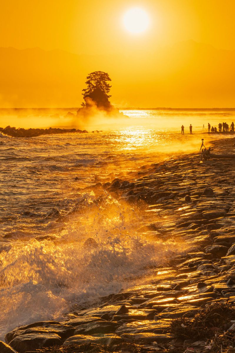 波と毛嵐 | GANREF