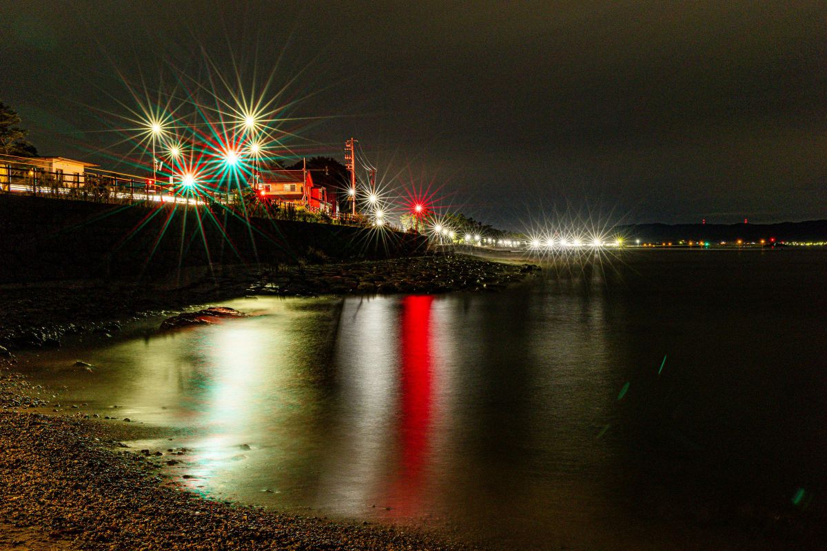 Light by the Shore | GANREF