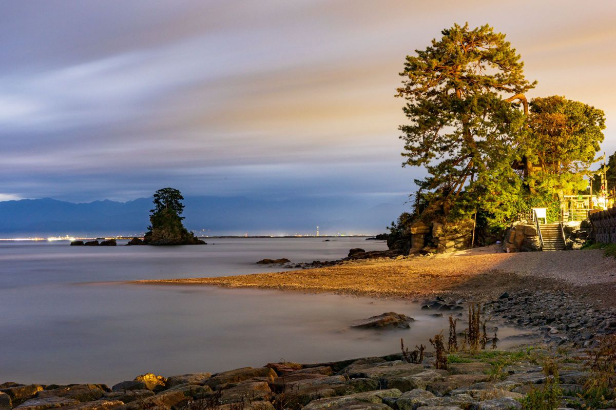 闇中の光彩 | GANREF