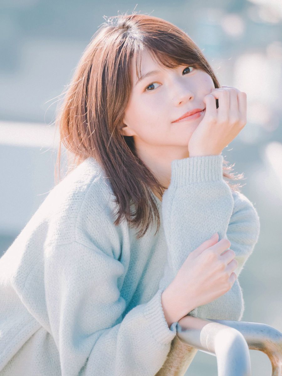 light blue. | GANREF