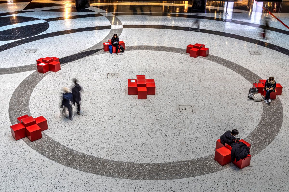 Red Cube & Big Circle | GANREF