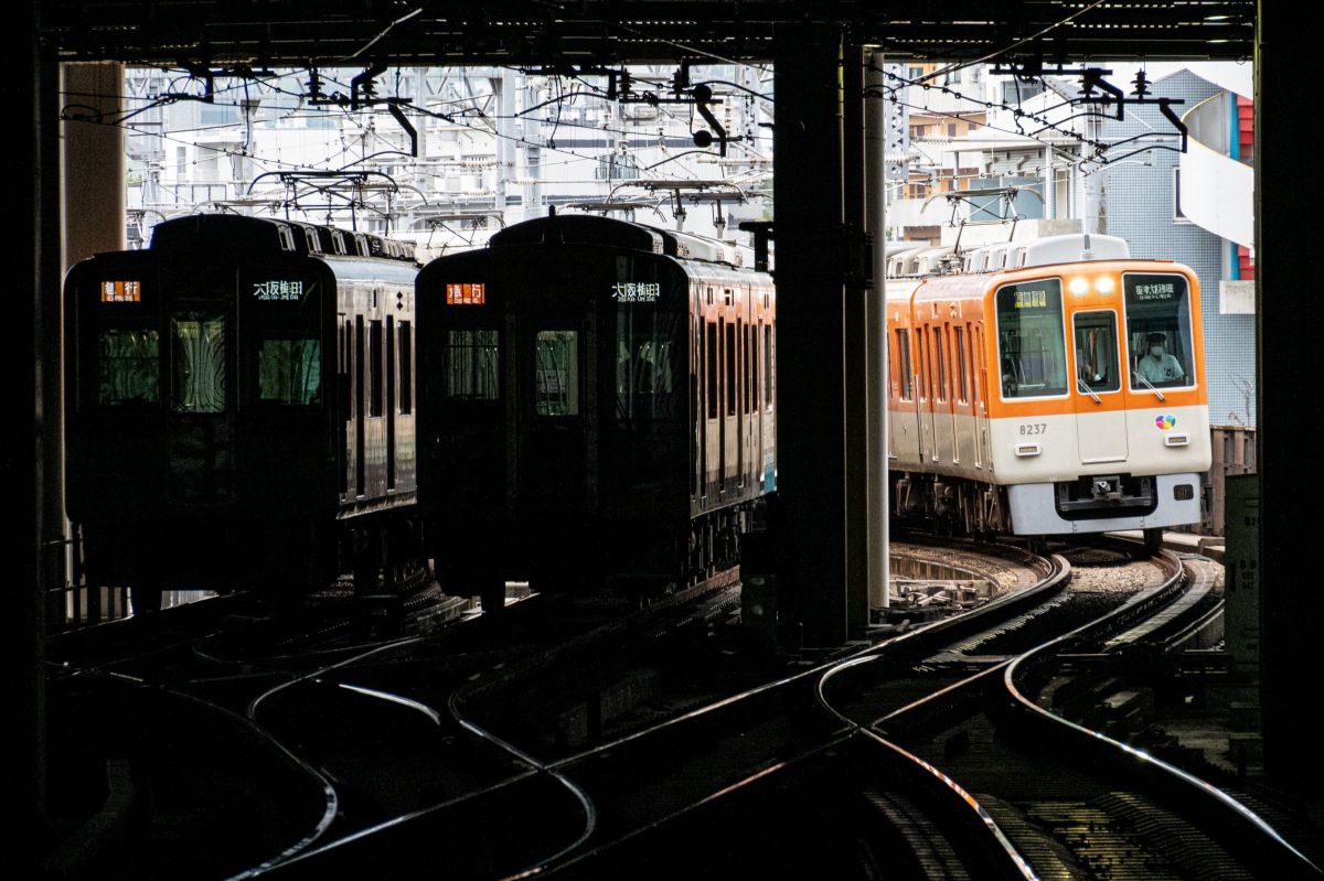 光るレール 7 | GANREF