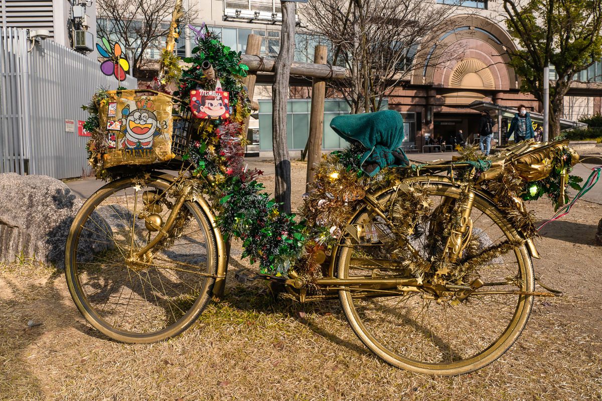 Golden bicycle | GANREF