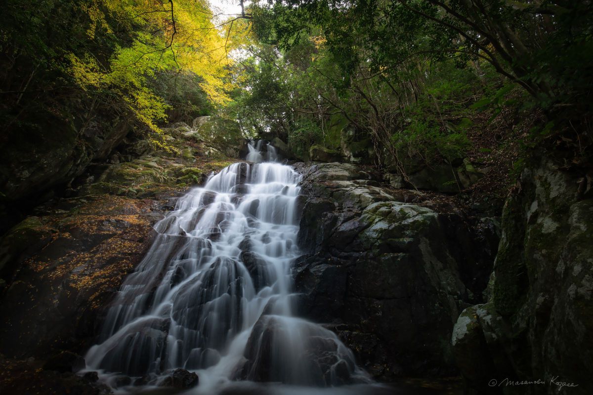 Autumn-waterfall | GANREF