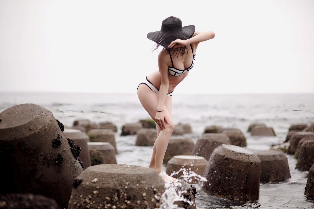 テトラポットと美女 | GANREF