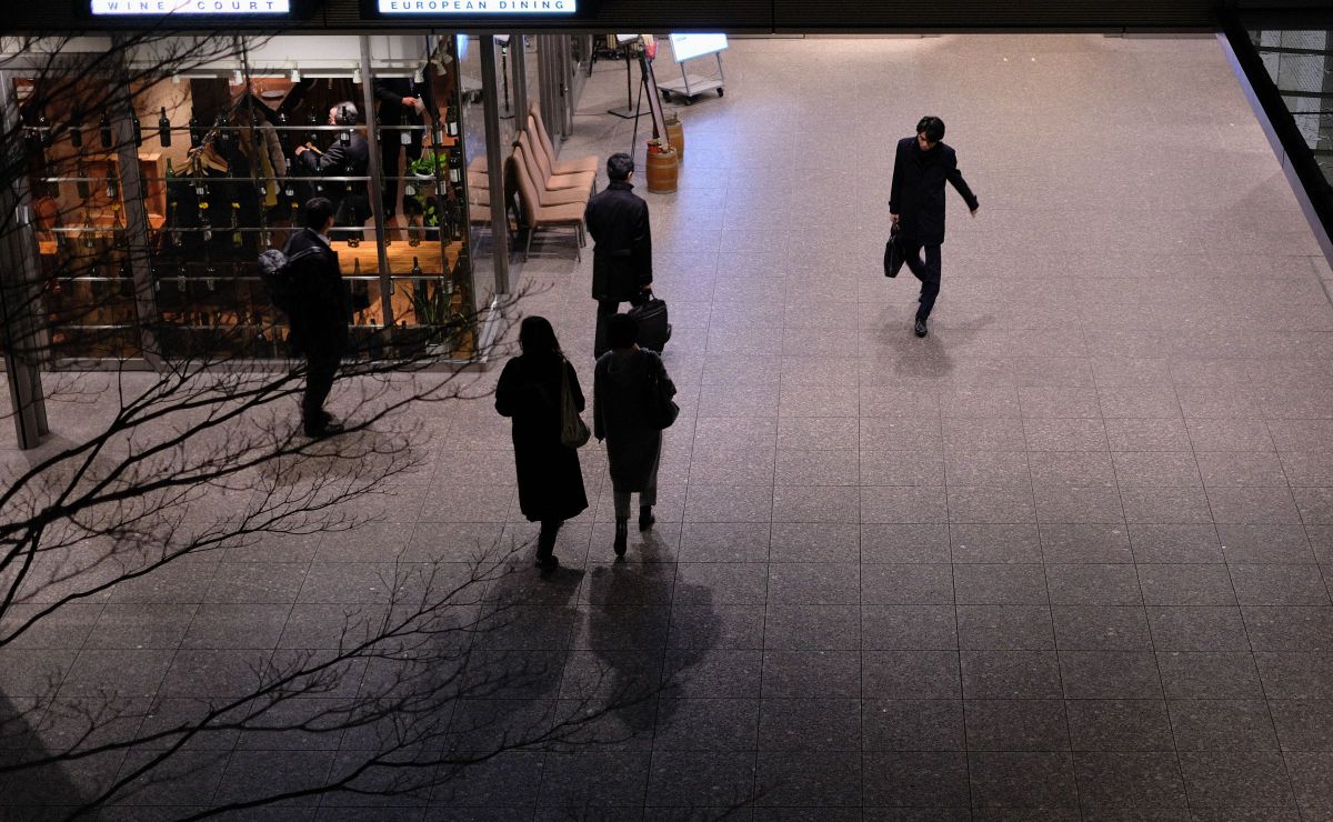 on the street corner | GANREF