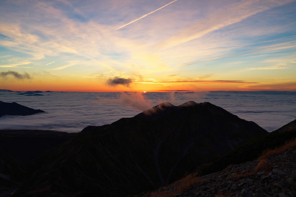sinking into a sea of clouds（雲海に沈む） | GANREF
