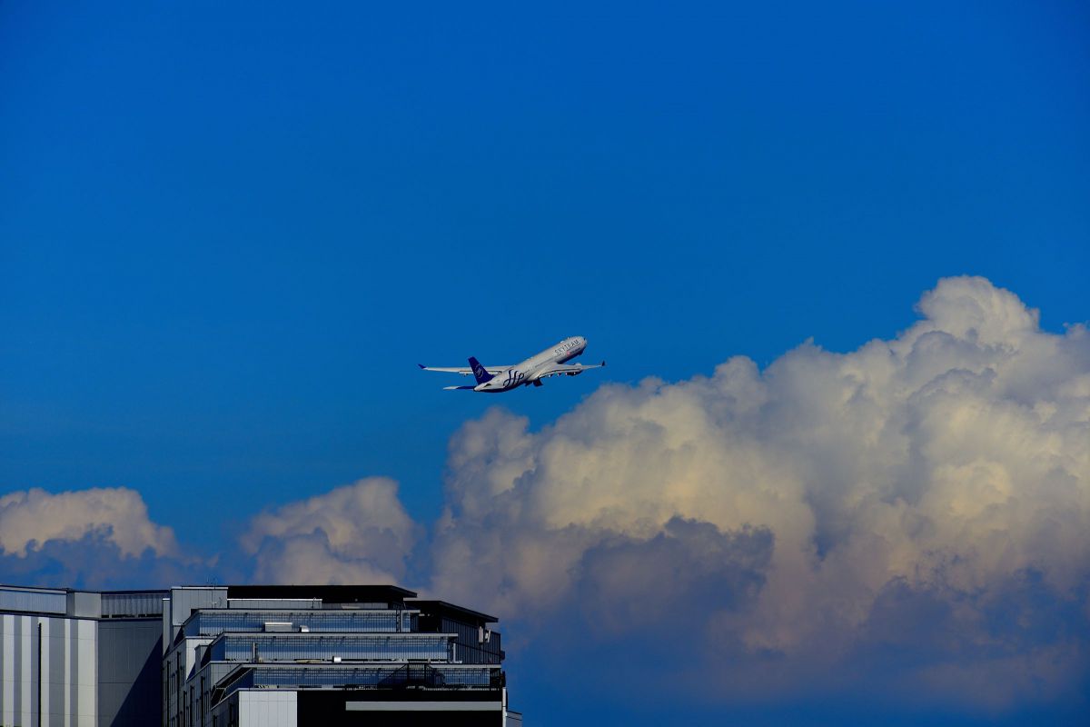 Sky climbing | GANREF