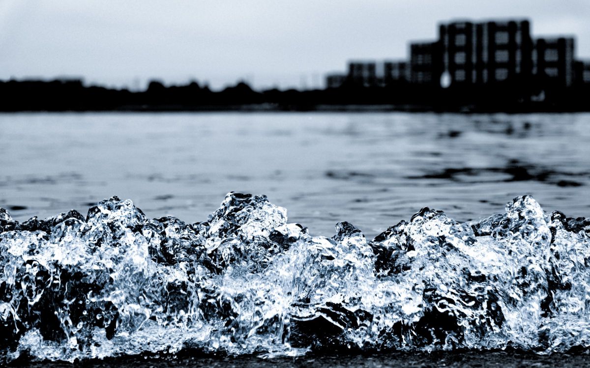 glass waves | GANREF