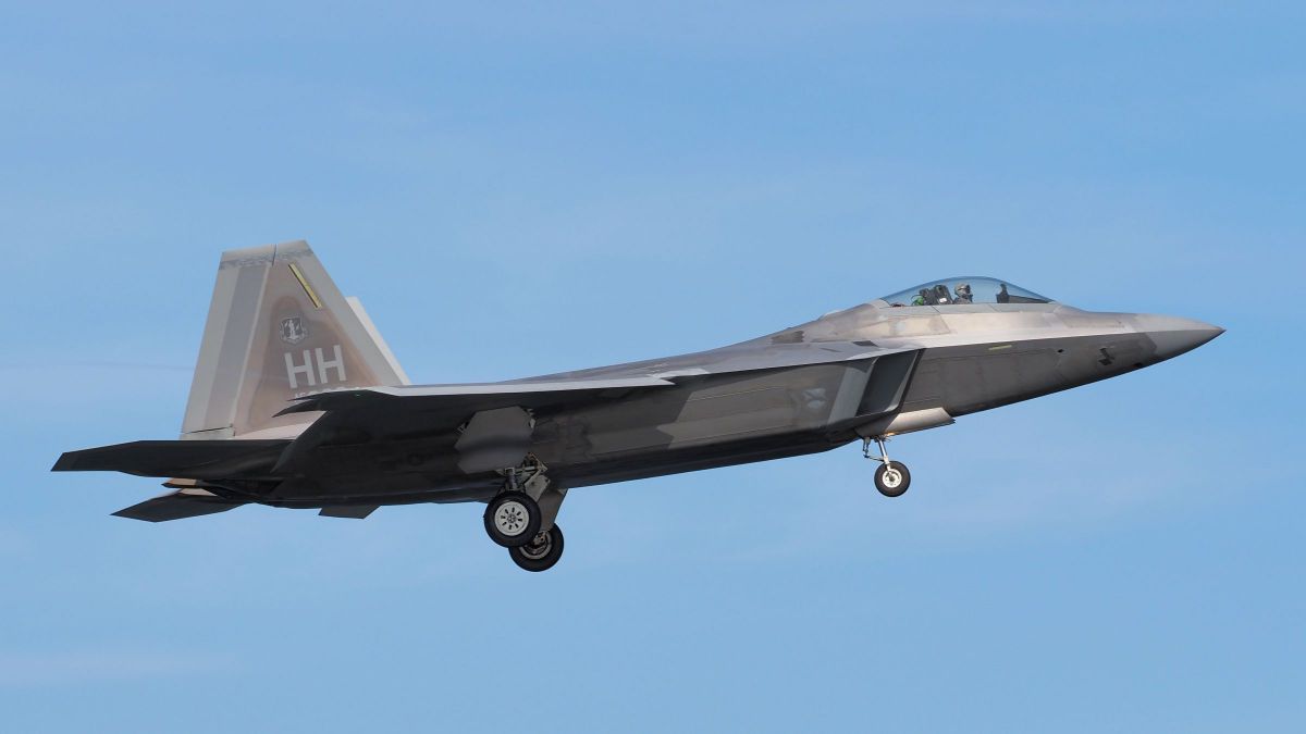 F22 タッチダウンへ | GANREF