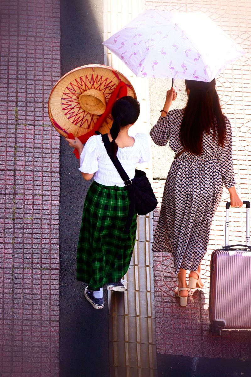 通りの人々 32 | GANREF