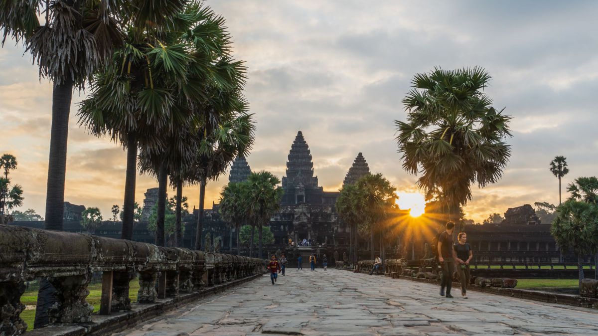 太陽と寺院 | GANREF
