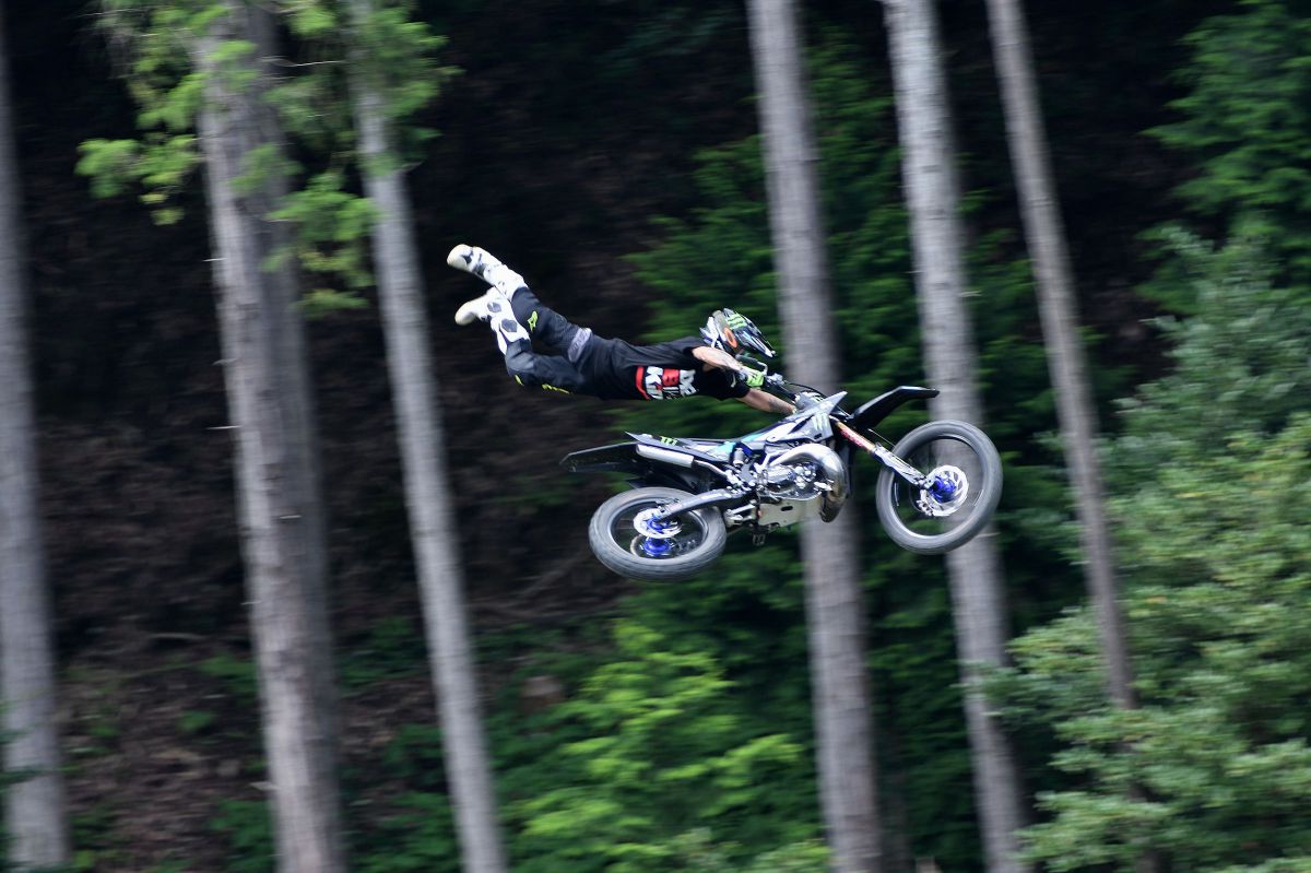 Flying rider | GANREF