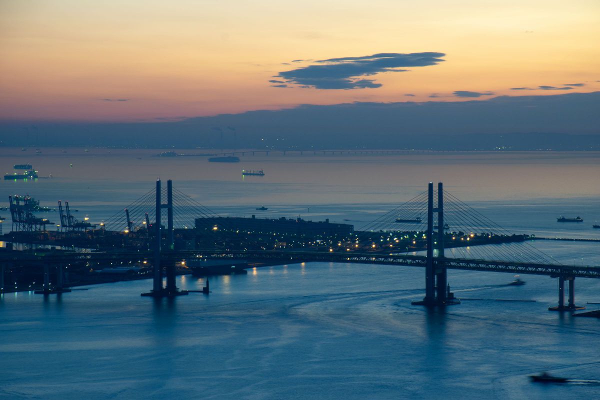 Tokyo Bay, 5am | GANREF