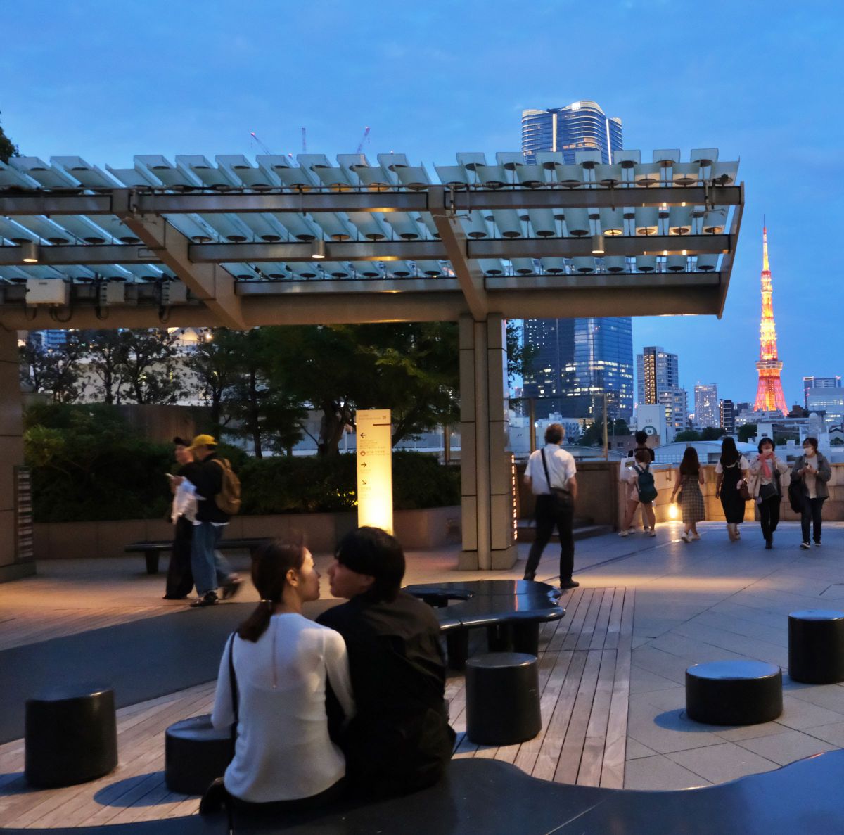 Blue Night Tokyo | GANREF