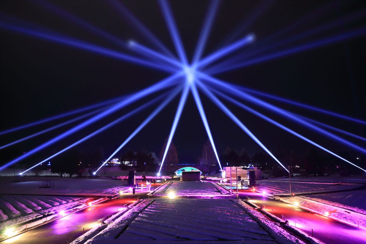 Winter Sky Searchlight | GANREF