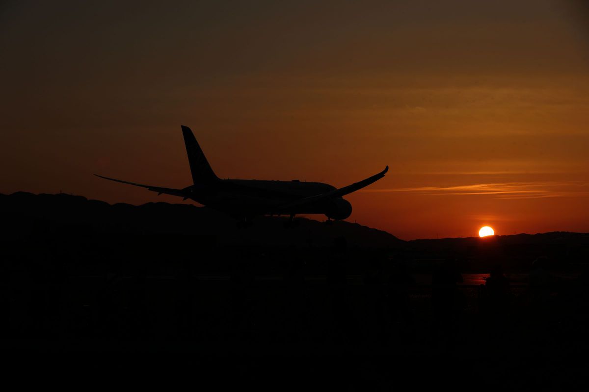 Sunset Landing | GANREF