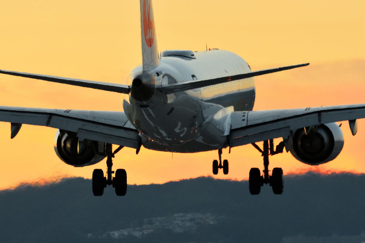 夕暮れのE-JET | GANREF