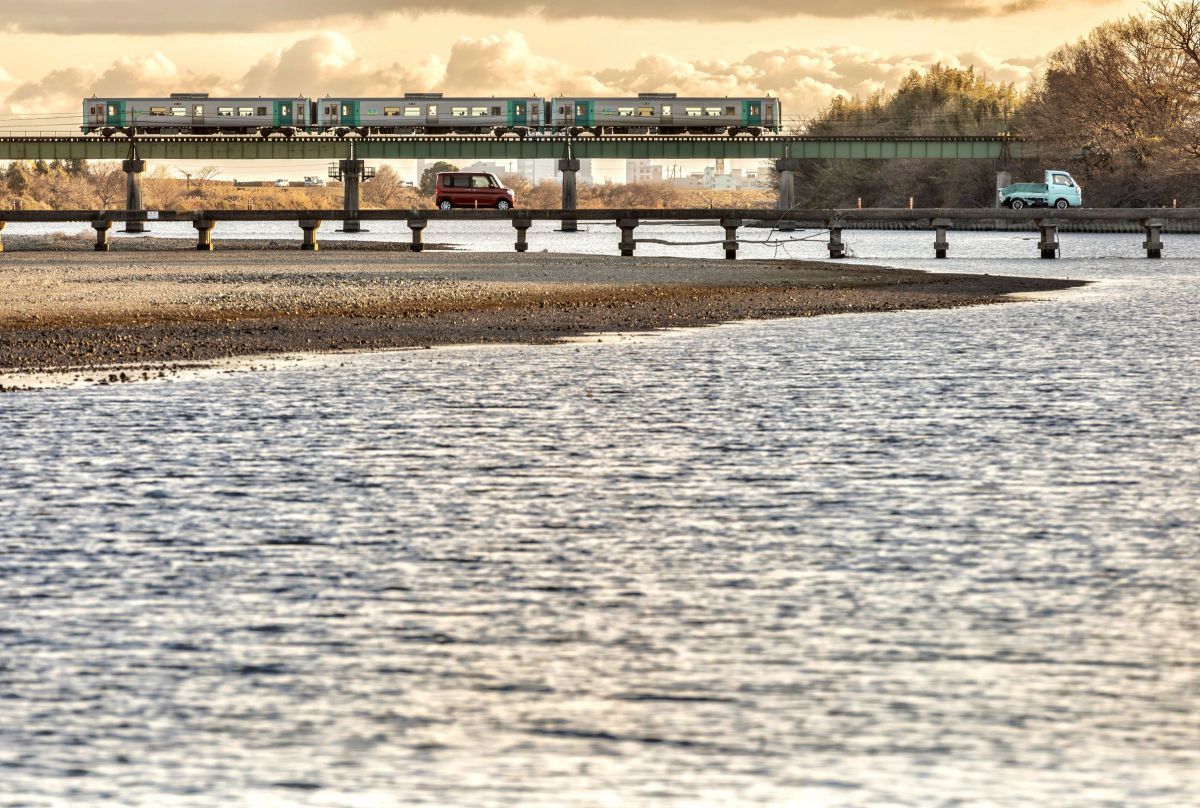 cross the bridge | GANREF