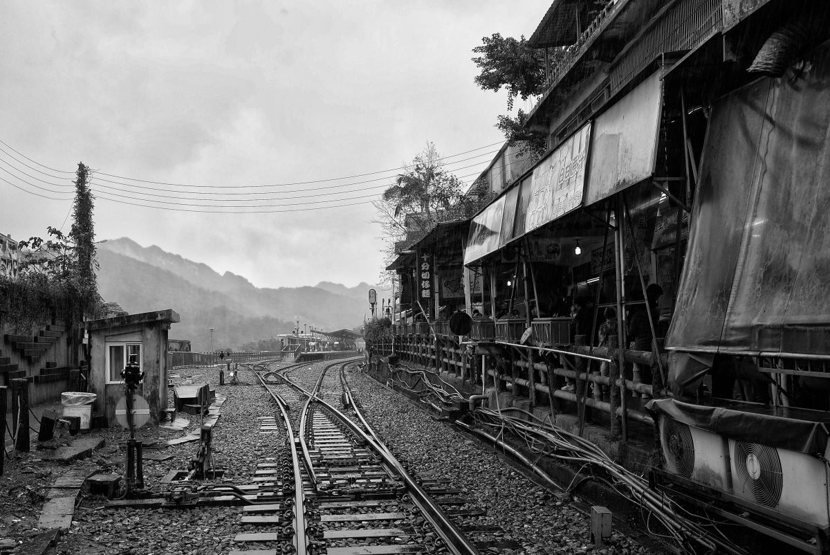 曇天の駅 | GANREF