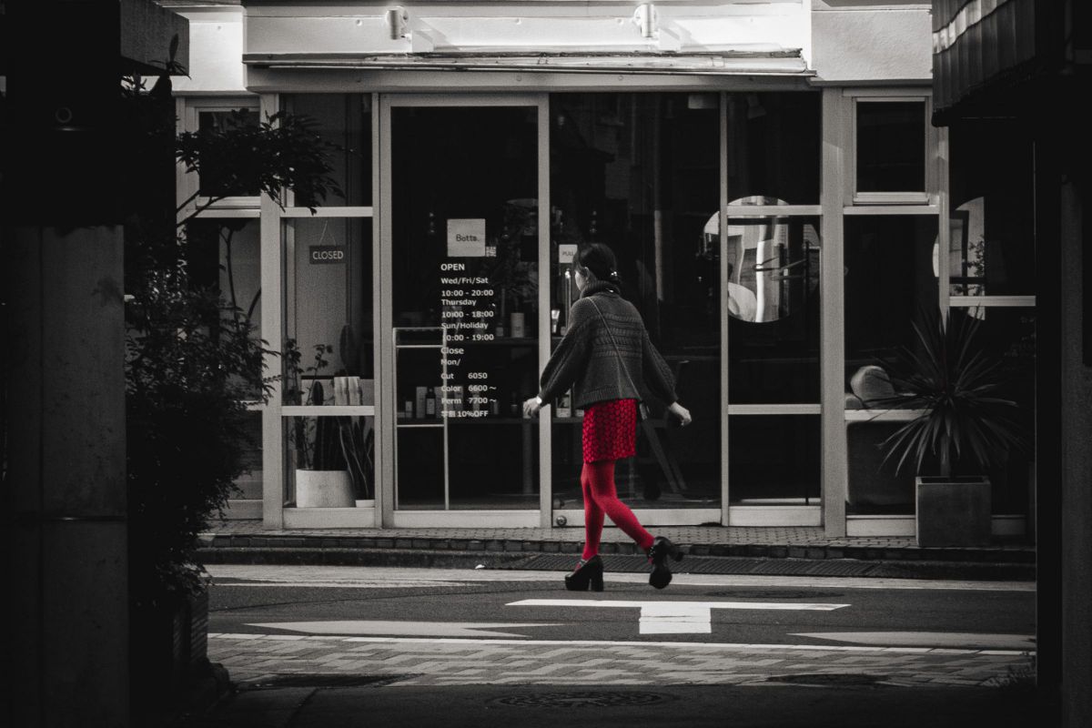 The Walking Red. | GANREF