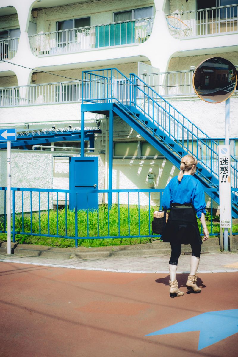 The same color. | GANREF