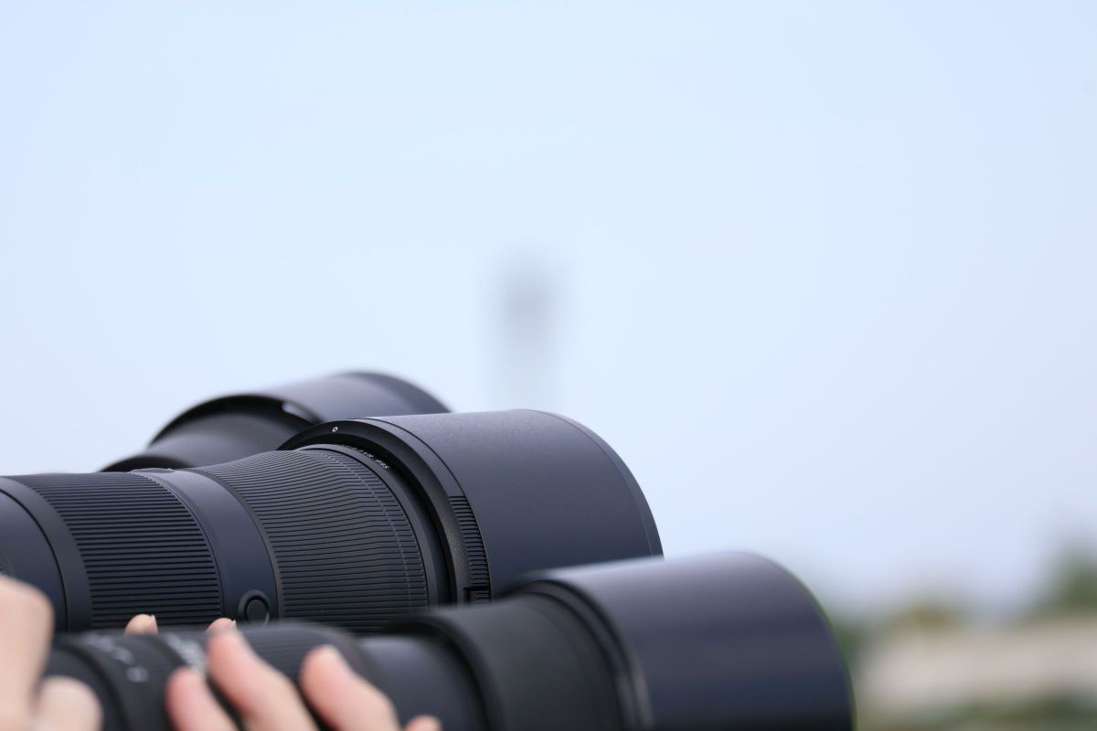 カメラを構える先には | GANREF