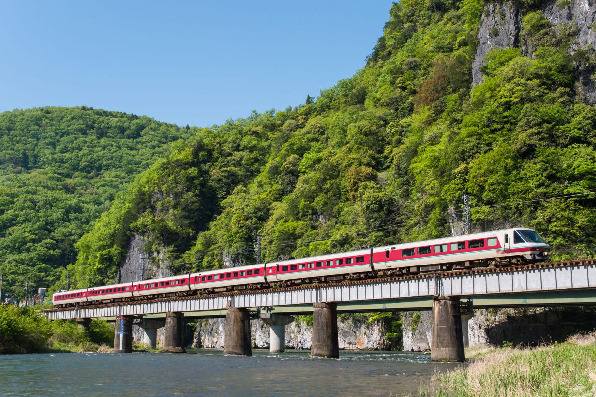 JR伯備線 381系やくも 2 (パノラマやくも) | GANREF