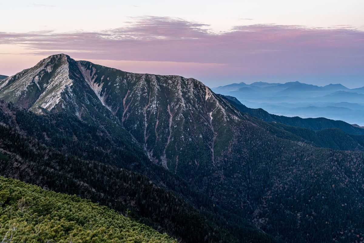 夕暮れの常念岳 | GANREF