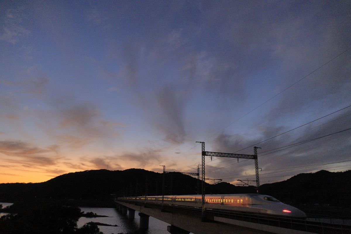 たそがれSUPER EXPRESS | GANREF