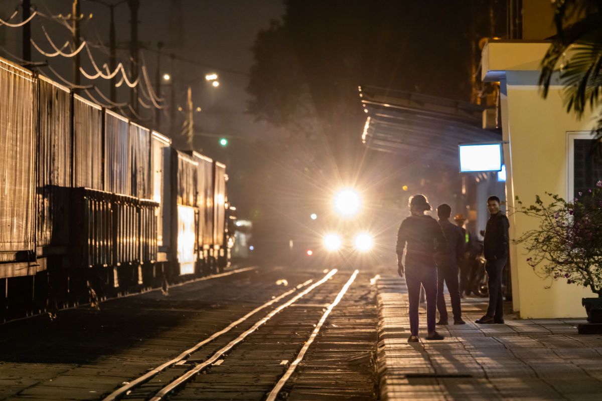 Train approaching | GANREF