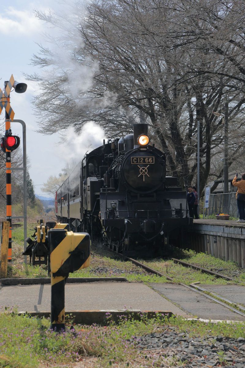 真岡鉄道SLと踏切. | GANREF