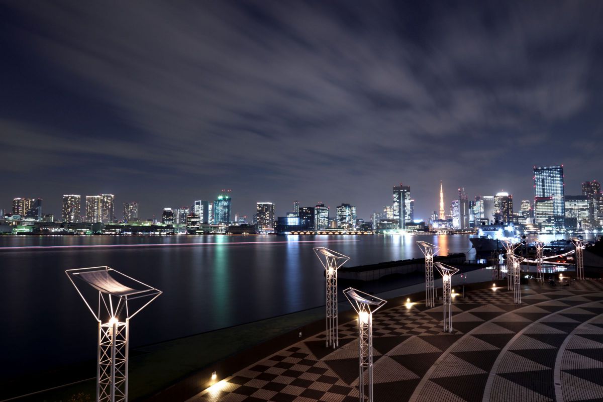 high contrast night | GANREF