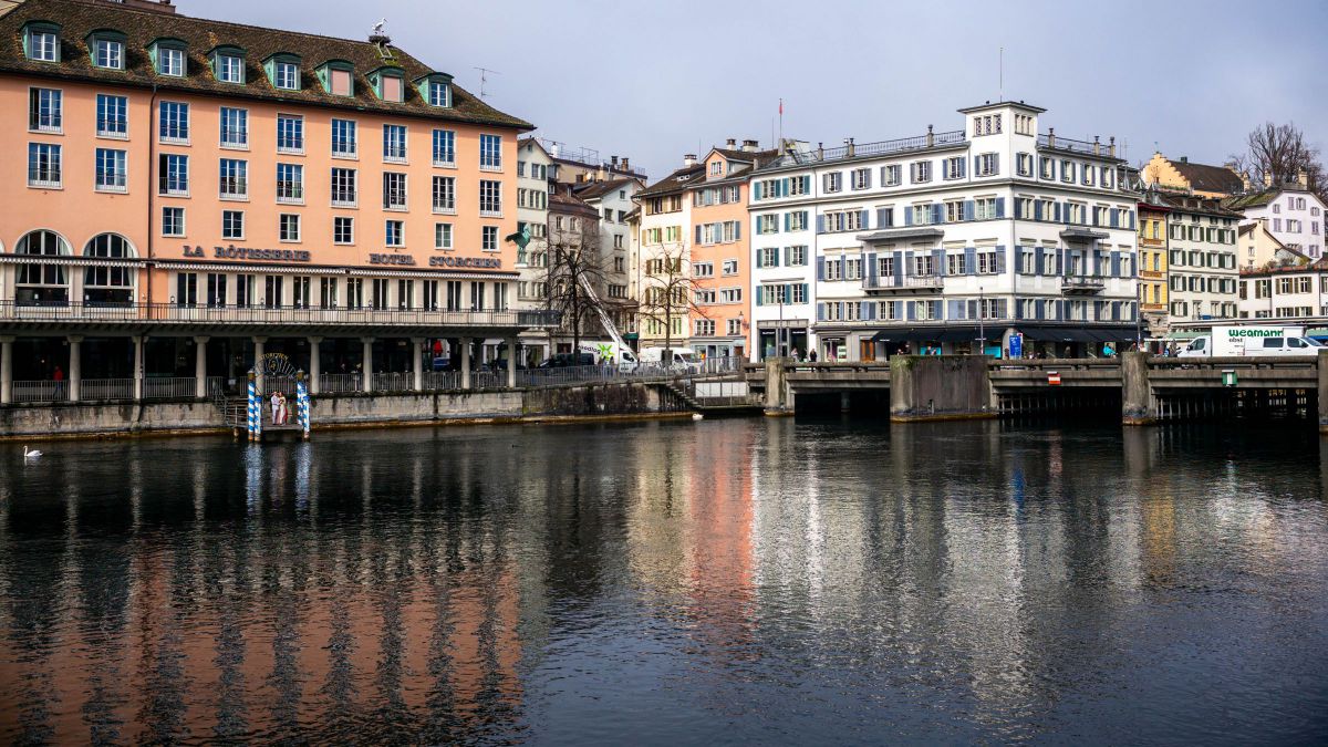 Zurich snap 37 | GANREF