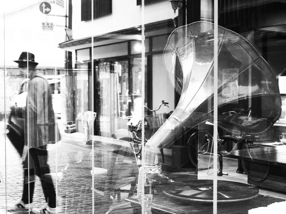 inside &outside | GANREF