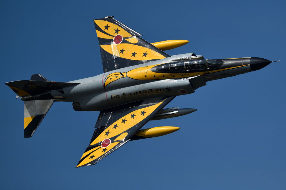 第301飛行隊 F-4EJ改 特別塗装機 黄カエル 離陸 | GANREF