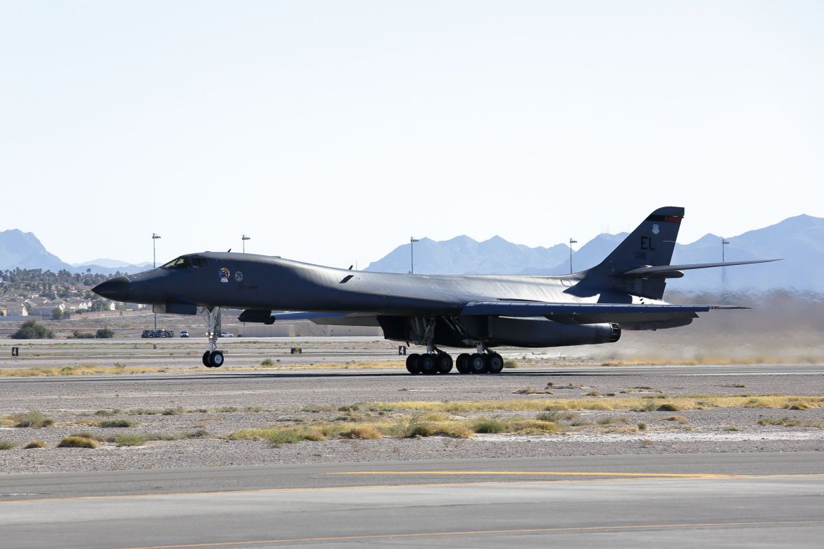 B-1B | GANREF